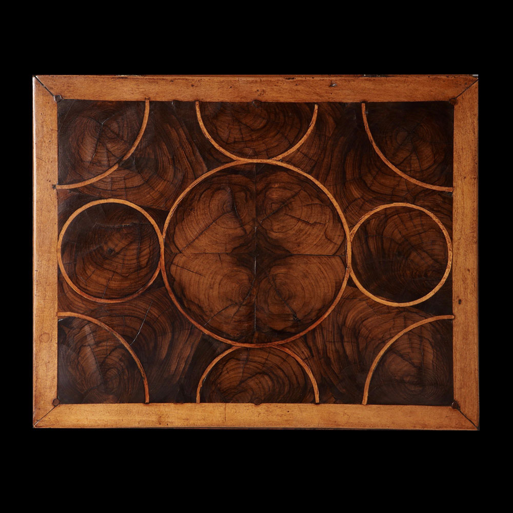 Olive Oyster Lace Box | William & Mary | 17th-century